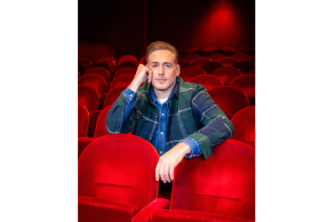 Robbert van den Bergh alternate Jules in Foxtrot - Musical Vibes